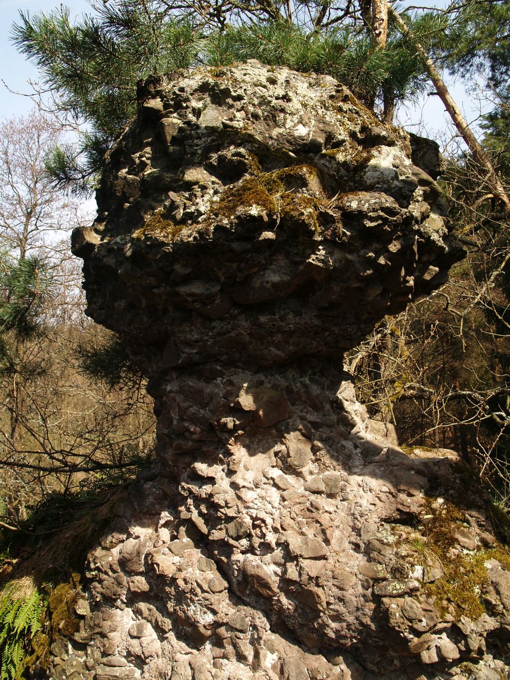 Za kamennými kuriozitami: Poznejte slepencové skalní útvary na vlastní ...