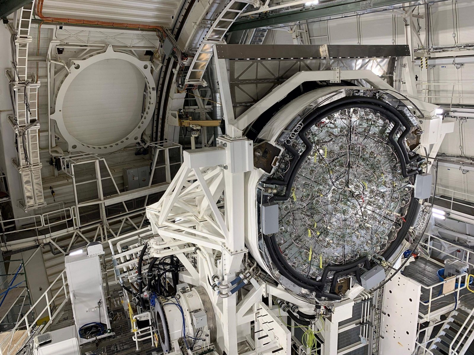 Slunce pod mikroskopem: DKIST je největším slunečním dalekohledem světa ...