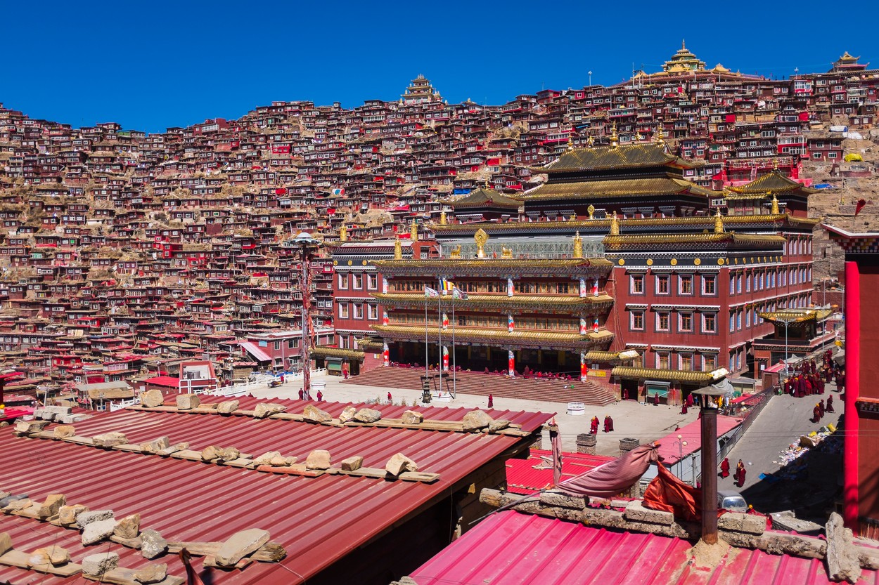 Larung Gar: V největším buddhistickém městečku na světě žije 40 tisíc ...