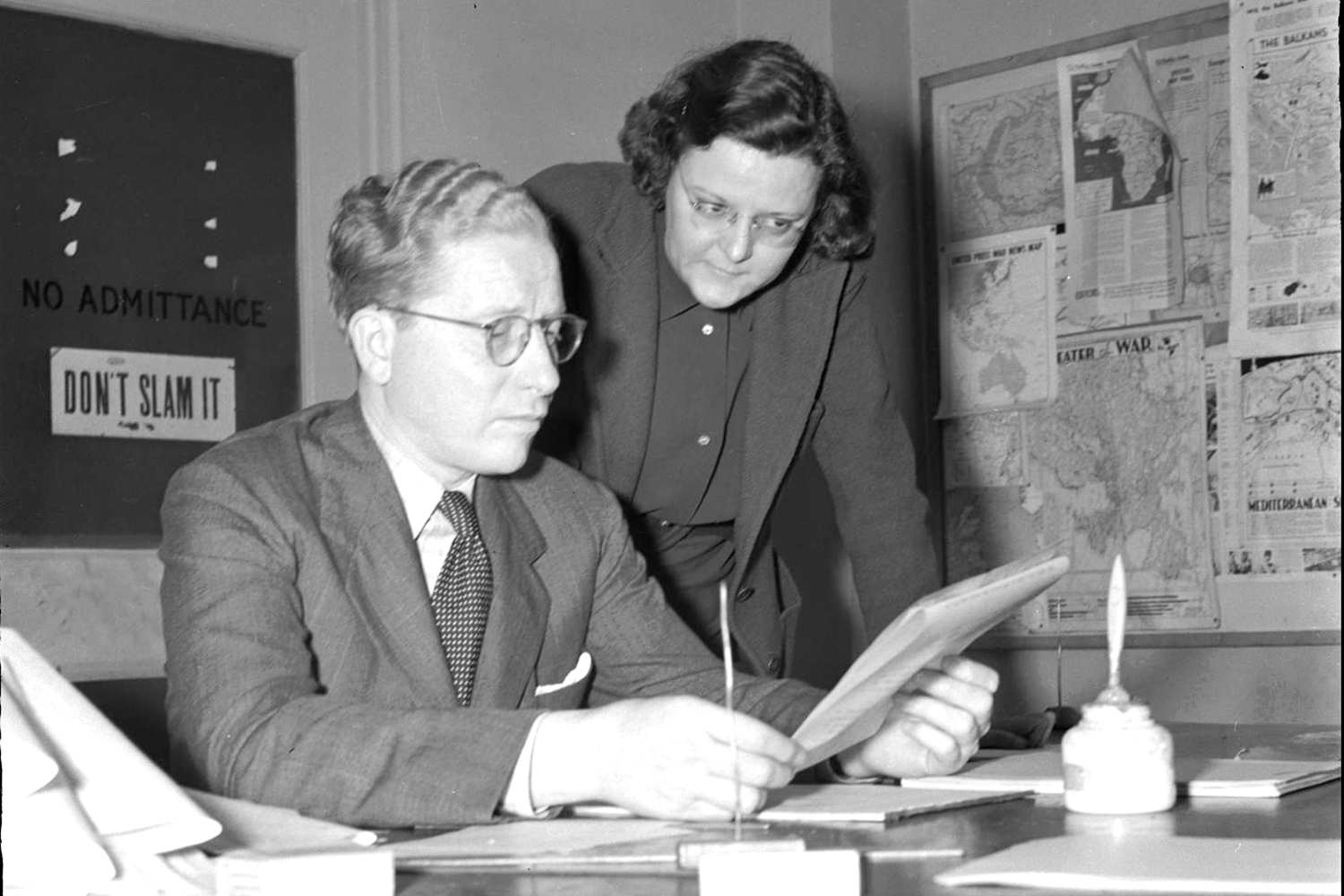 Lovci válek: Jak reportovali zahraniční novináři o Československu v ...