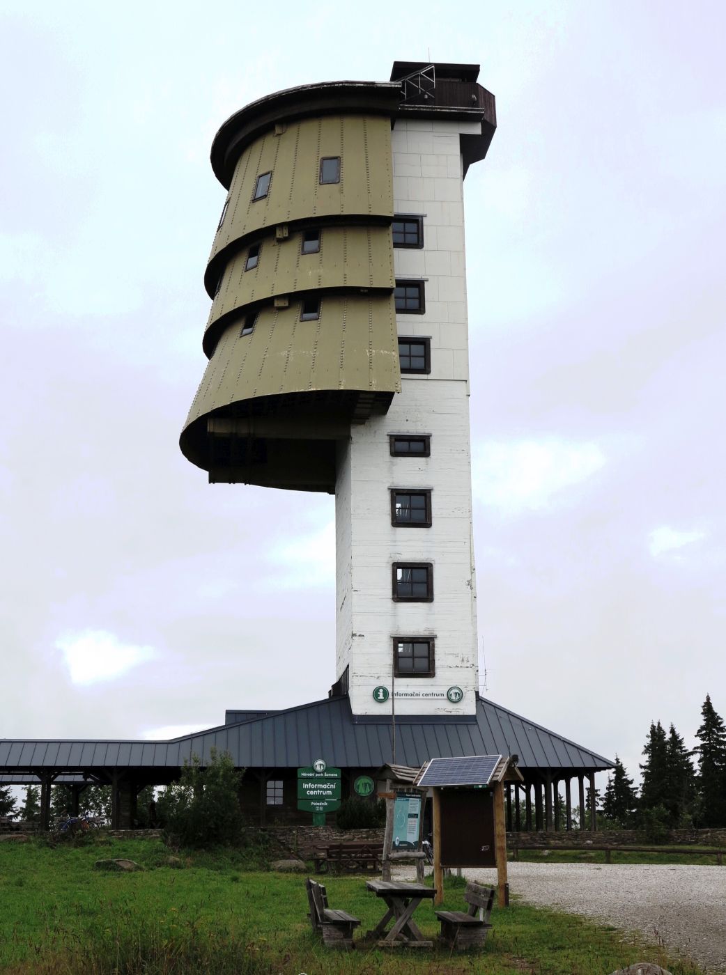 Poledník, Polední kameny nebo Polední hora: Poznejte sluneční hodiny ...