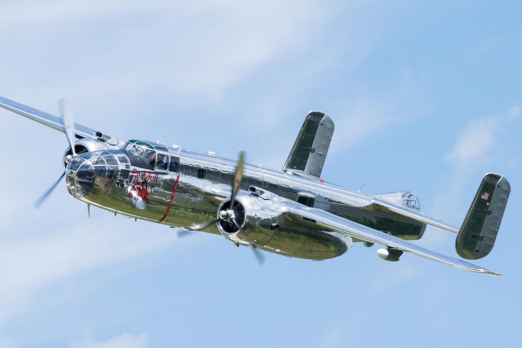 Bombardér North American B-25 Mitchell (2): Tažný kůň amerického letectva | 100+1 zahraniční ...