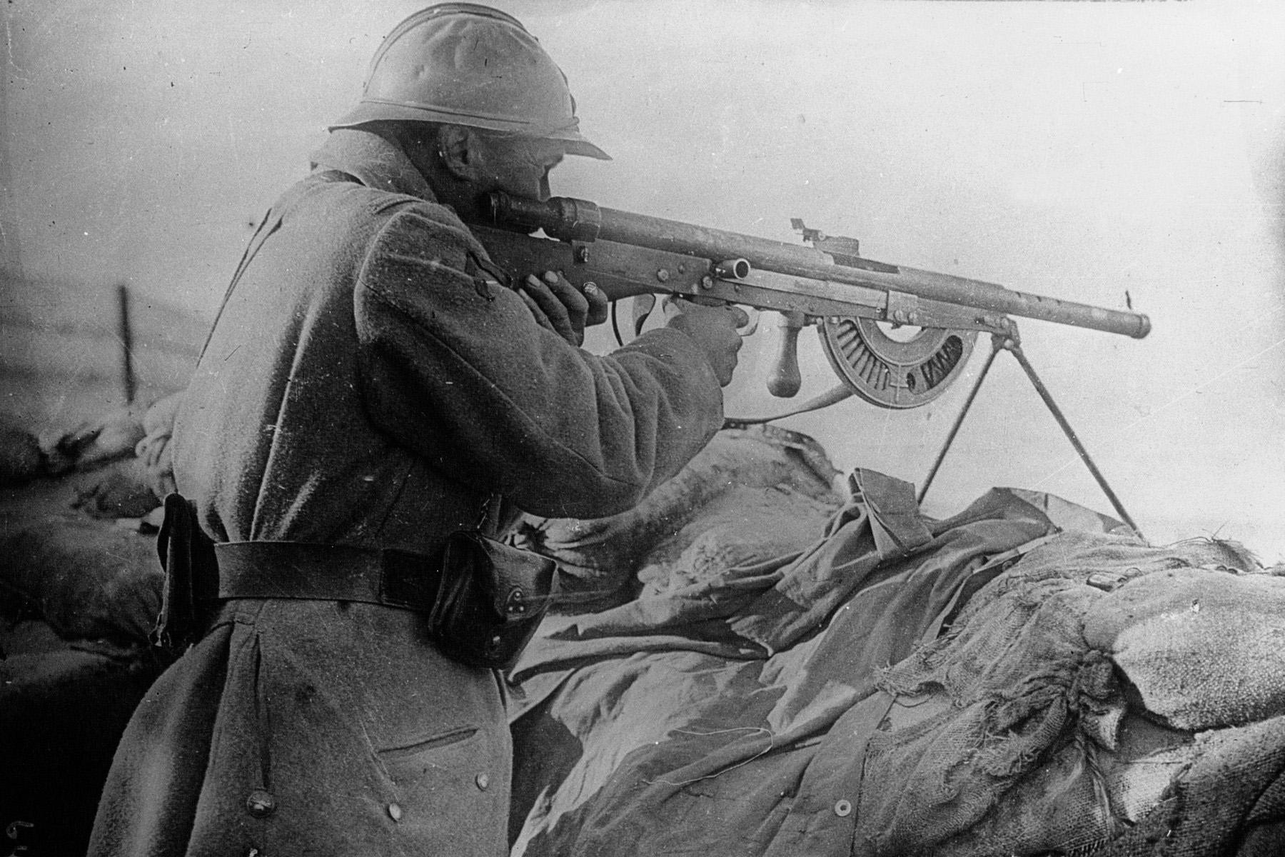 Nepovedené zbraně a slepé vývojové uličky: Kulomet Chauchat a ...