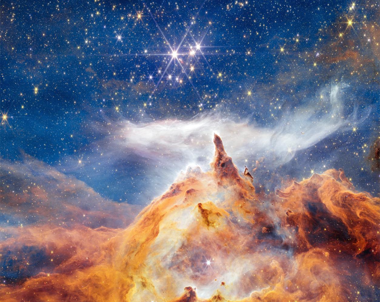 Webbův dalekohled si prohlédl mladé hvězdy ve hvězdokupě Pismis 24 ...