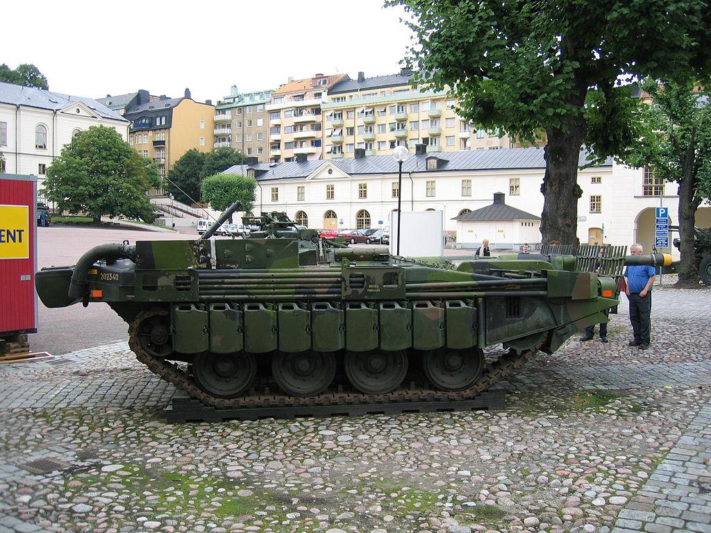 Švédský Stridsvagn 103: Jak si vedl bezvěžový tank v boji? | 100+1 ...