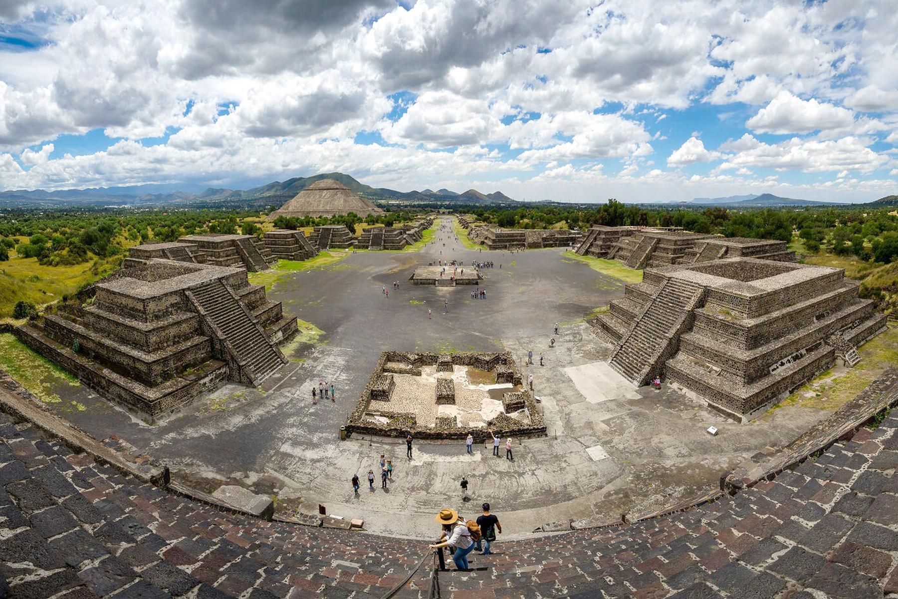 Kamenný poklad v srdci džungle: Odhalená tajemství mayské megapole (2 ...